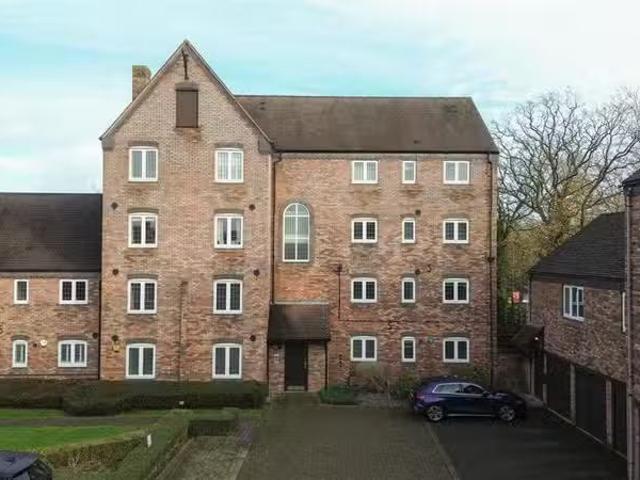 New 2 BA 2 bedroom apartment for rent in Broom Lane, Shirley.