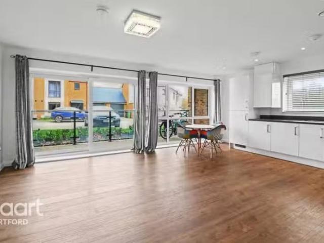 Rental! 2 BA 2 bedroom apartment for rent in Havelock Drive, G.