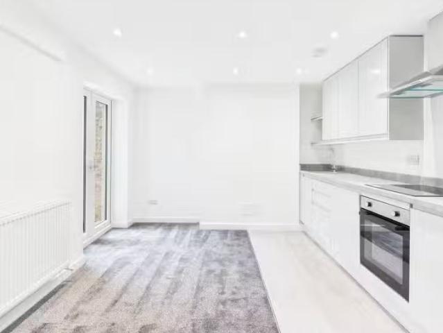 New 2 BA 2 bedroom apartment for rent in Osborne Villas, Hove.