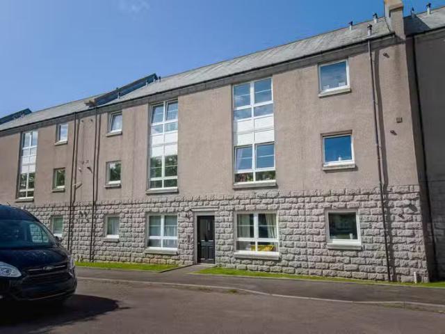 For Rent! 2 BA 2 bedroom apartment for rent in Mary Emslie Cou.