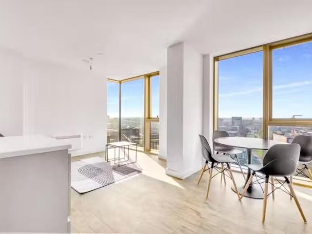 For Rent! 2 BA 2 bedroom apartment for rent in South Central.