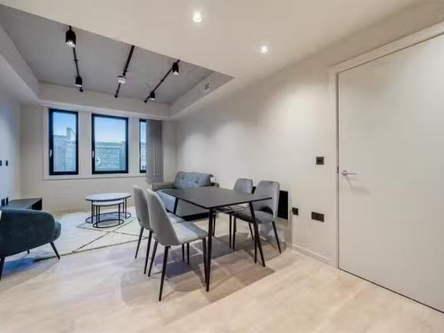 Unique 2 BA 2 bedroom apartment for rent in SETL, Ludgate Hill.