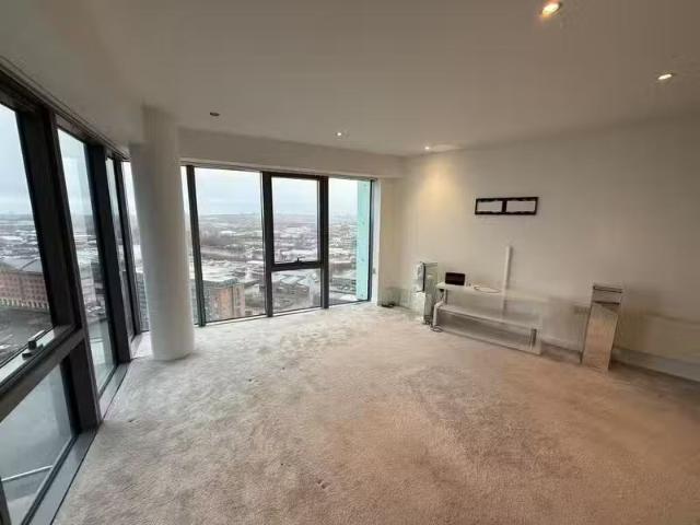Just in! 2 BA 2 bedroom apartment for rent in Princes Parade, L3