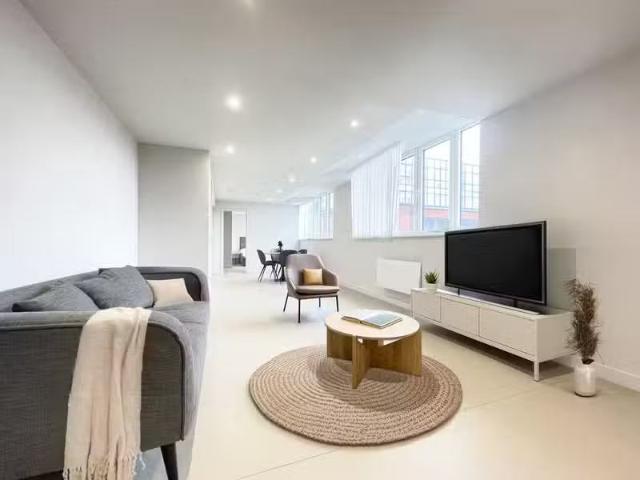 Cheap 2 BA 2 bedroom apartment for rent in Roco, 19 James Stre.