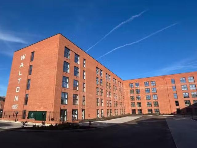 Cozy 2 BA 2 bedroom apartment for rent in Walton House, Derby.