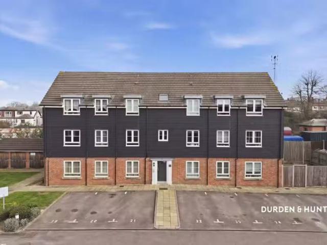 Cheap 2 BA 2 bedroom apartment for rent in Victoria Road, Onga.