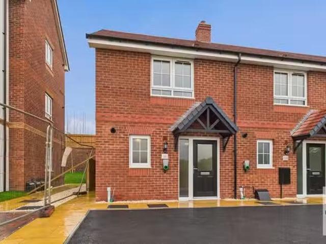 Nice 2 BA 2 bedroom end of terrace house for rent in Palin Roa.
