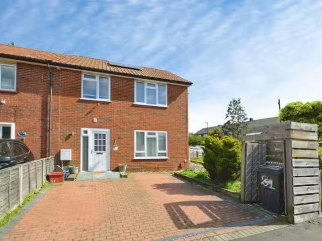 Nice 2 BA 2 bedroom End Terrace House to rent, Fountains Avenu.