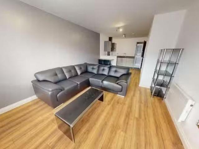 Unique 2 BA 2 bedroom flat for rent in Mint Drive, Hockley, B18