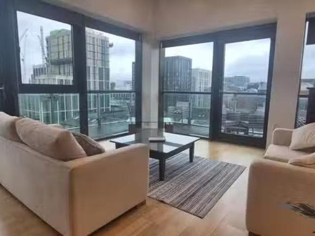 Cozy 2 BA 2 bedroom flat for rent in Bothwell Street, Glasgow.