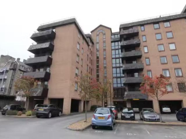 Rental! 2 BA 2 bedroom flat for rent in Carlton mansions, Carl.