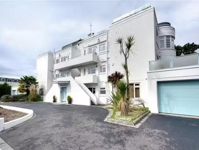 For Rent! 2 BA 2 bedroom flat for rent in Chaddesley Glen, San.