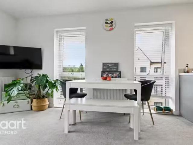 Deal! 2 BA 2 bedroom flat for rent in Cresswell Road, SWANSCOM.