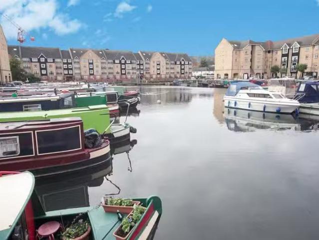 Just in! 2 BA 2 bedroom flat for rent in Evans Wharf, HP3