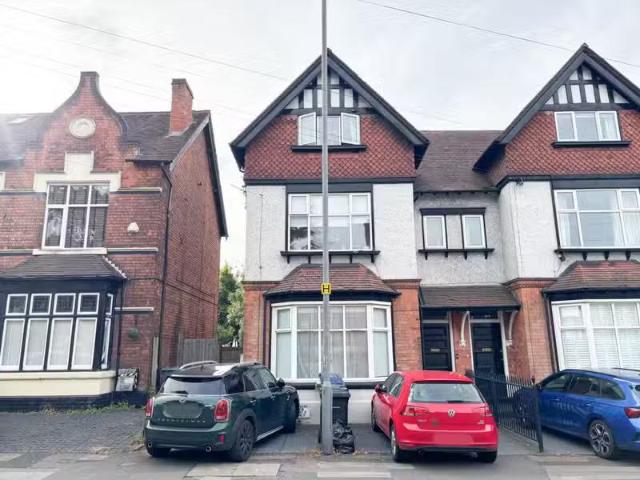 For Rent! 2 BA 2 bedroom flat for rent in Flat 2, 90 Victoria.