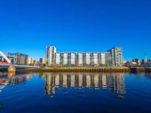For Rent! 2 BA 2 bedroom flat for rent in Flat 3/1 106 Lancefi.
