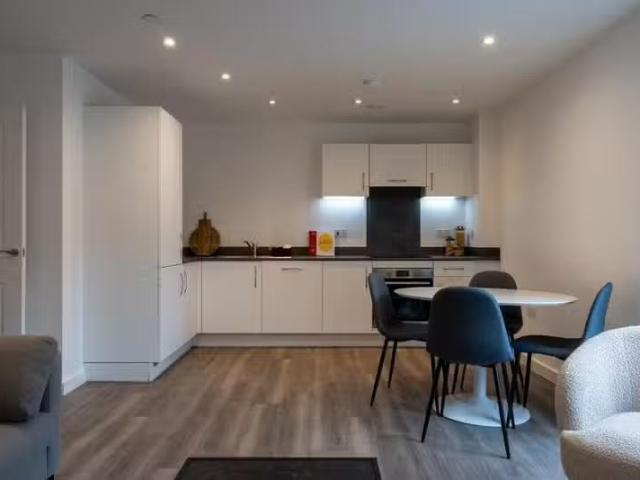 Unique 2 BA 2 bedroom flat for rent in Flat C4, Marina Place.