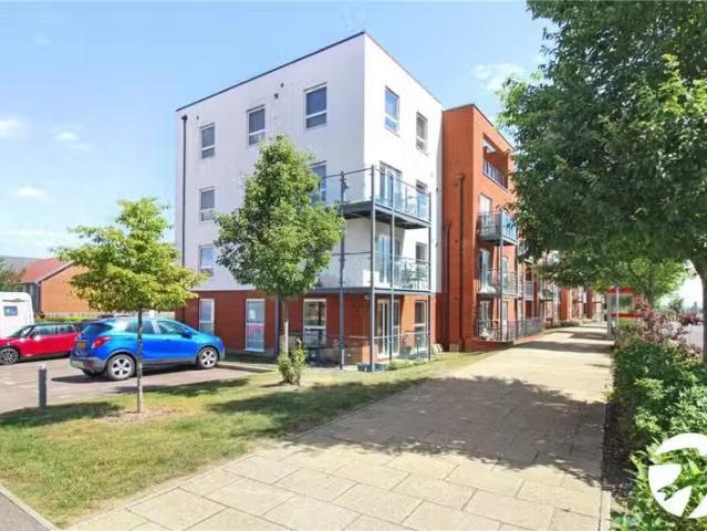 Unique 2 BA 2 bedroom flat for rent in Lett Lane, Castle Hill.