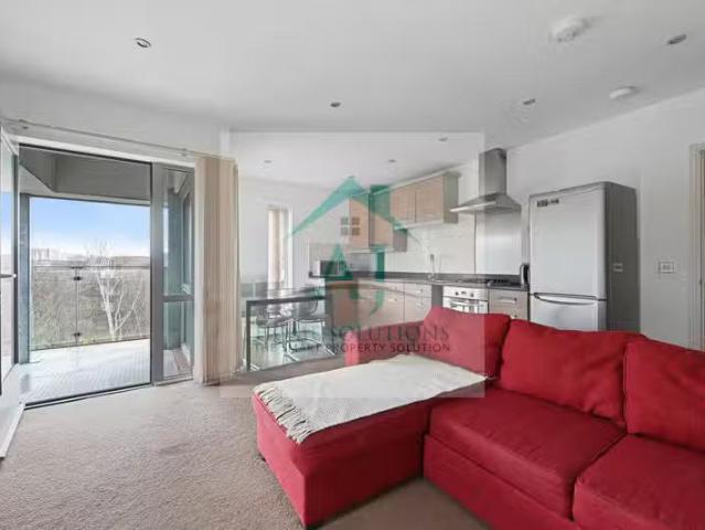 New 2 BA 2 bedroom flat for rent in Lime Court, Tranquil Lane.