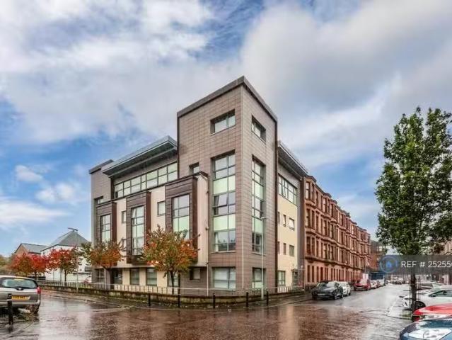 For Rent! 2 BA 2 bedroom flat for rent in Rathlin Street, Glas.