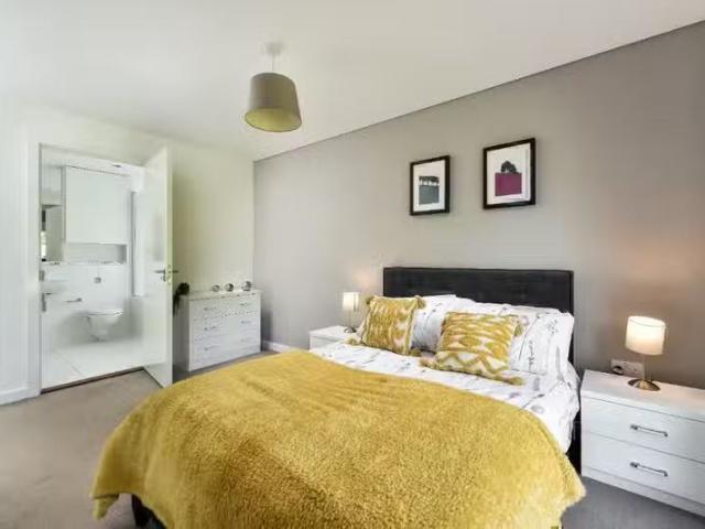 For Rent! 2 BA 2 bedroom flat for rent in Stoneywood Brae, Abe.