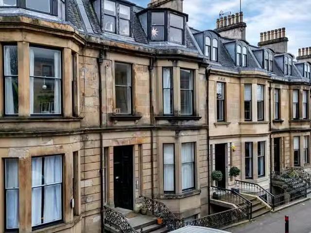 Unique 2 BA 2 bedroom flat for rent in West End Belmont Stree.