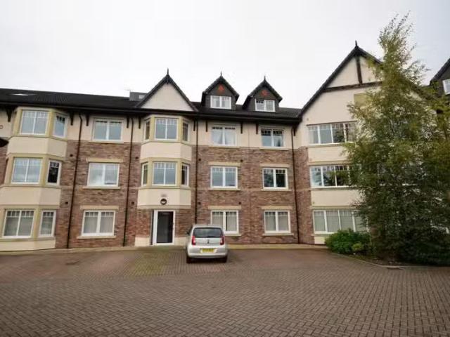 Cheap 2 BA 2 bedroom flat for rent in Willow Place, Carlisle.
