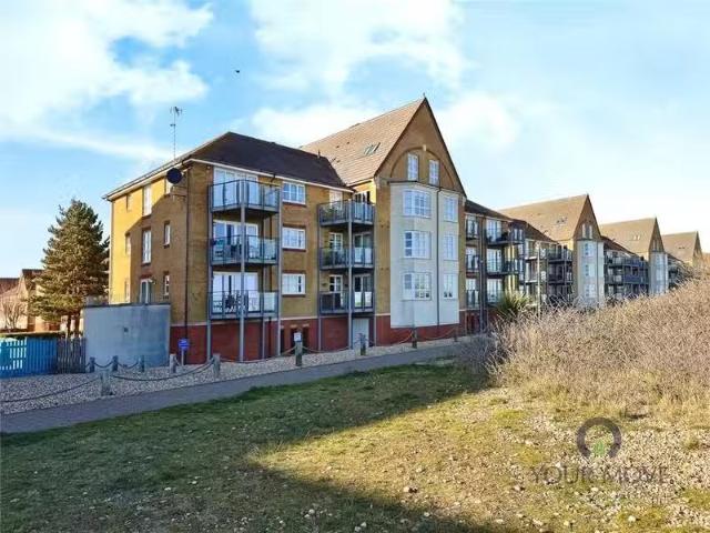 Deal! 2 BA 2 bedroom Flat to rent, Caroline Way, Eastbourne, B.