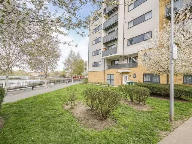 Just in! 2 BA 2 bedroom Flat to rent, Mere Road, London, SE2.