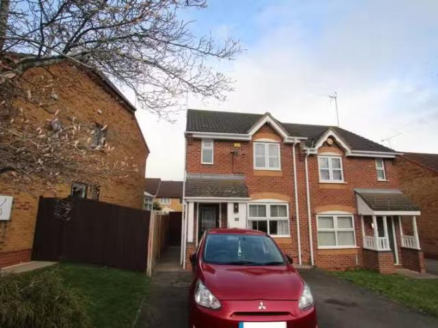 Deal! 2 BA 2 bedroom house for rent in Mulberry Way, Hartshill.