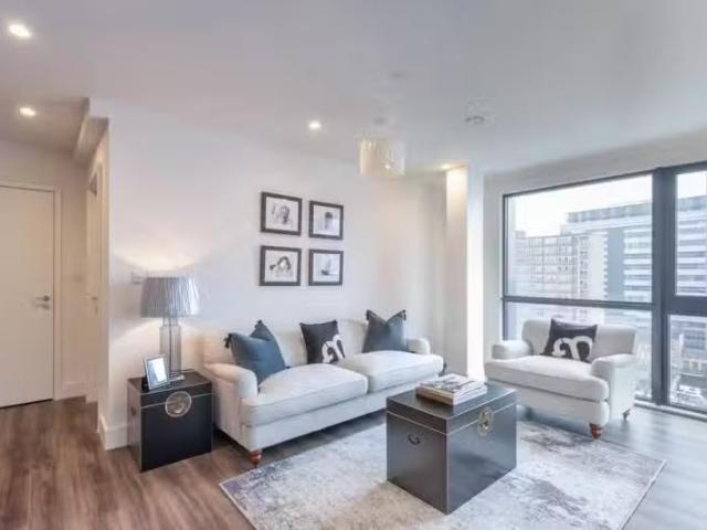 Cozy 2 BA 2 bedroom penthouse for rent in The Lightwell, 61 Co.