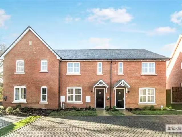 For Rent! 2 BA 3 bedroom terraced house for rent in Thorpe Clo.