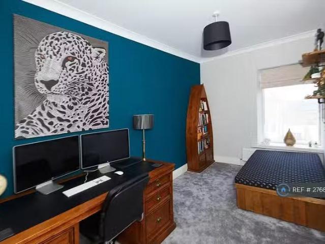 Unique 2 BA 3 bedroom terraced house for rent in Derwent View.