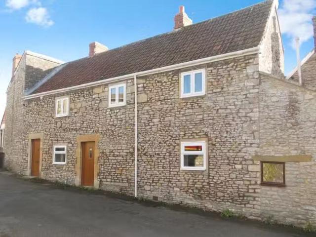 Nice 2 BA 3 bedroom terraced house for rent in Evercreech, She.
