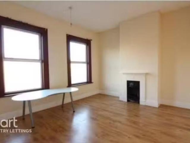 Unique 2 BA 3 bedroom terraced house for rent in Hearsall Lane.