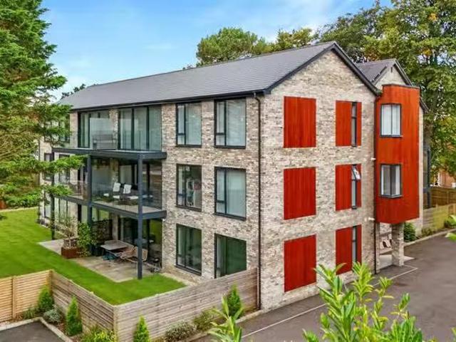 Deal! 2 BA 3 bedroom apartment for rent in The Avenue, Brankso.
