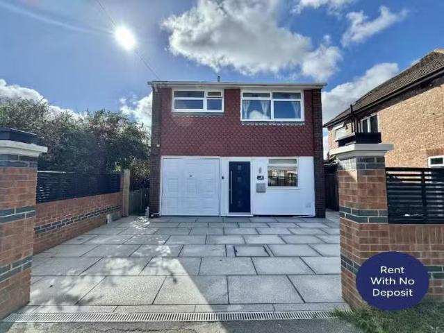 Rental! 2 BA 3 bedroom detached house for rent in Princes Aven.