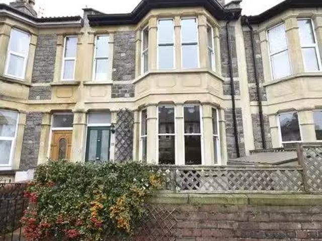 Deal! 2 BA 3+ bedroom house to rent in Stackpool Road, Bristol.