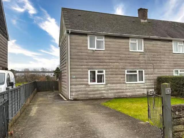 Nice 2 BA 3 bedroom house for rent in Heol Tysant, Bridgend, C.