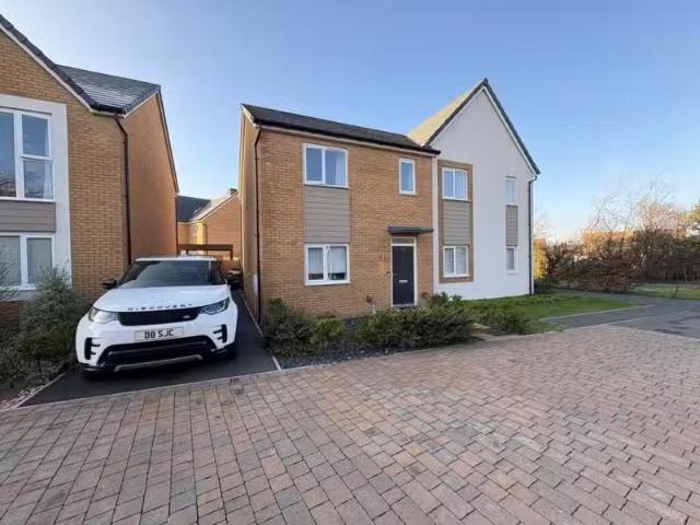 Nice 2 BA 3 bedroom house for rent in Jackson Way, Locking Par.
