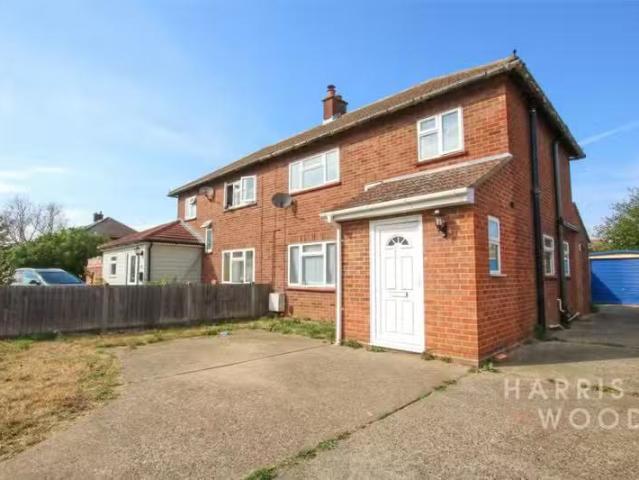Cozy 2 BA 3 bedroom semi detached house for rent in Munnings R.