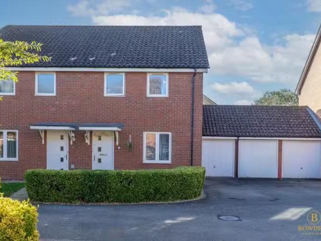 Charming 2 BA 3 bedroom semi detached house for rent in Anson.