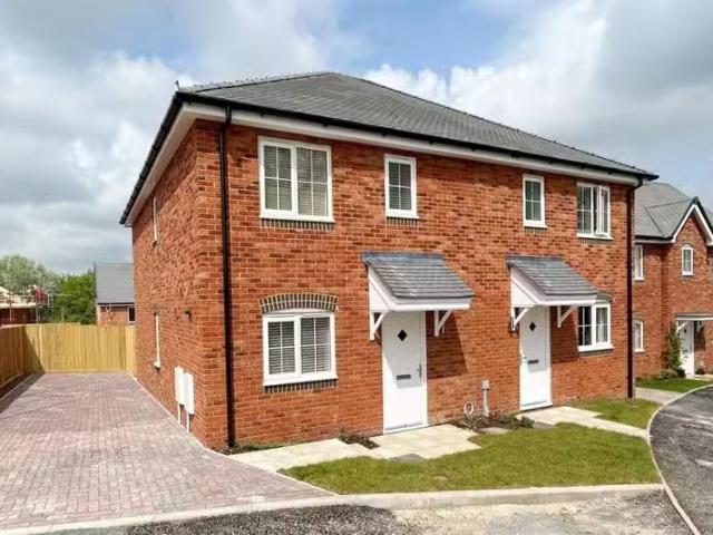 Nice 2 BA 3 bedroom semi detached house for rent in Blandford.