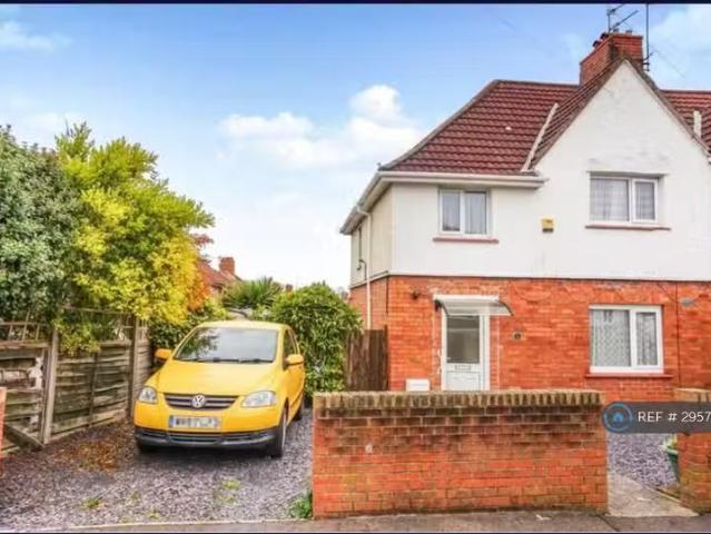 For Rent! 2 BA 3 bedroom semi detached house for rent in Galwa.