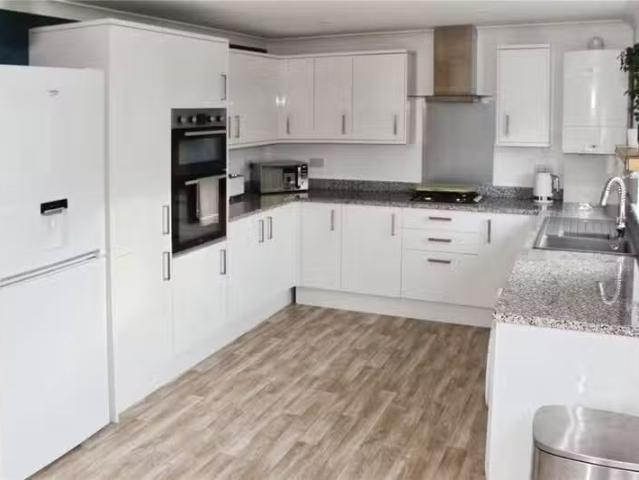 Just in! 2 BA 3 bedroom Semi Detached House to rent, Gwel Kann.