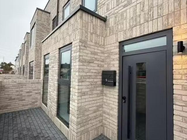 Rental! 2 BA 4 bedroom terraced house for rent in Shelldale Ro.