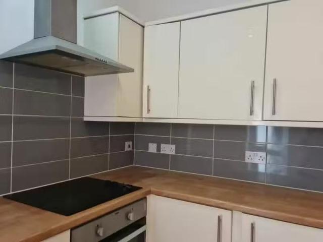 Cheap 2 BA 4 bedroom flat for rent in 4 Bed Student Flat in Ch.