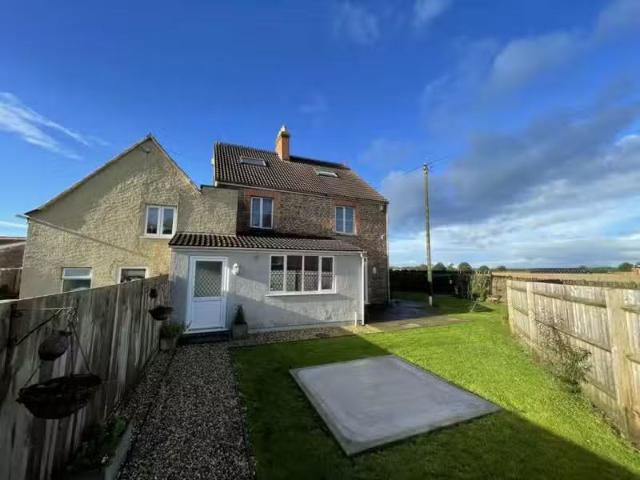 For Rent! 2 BA 4 bedroom house for rent in Two Pools Farm, Wot.