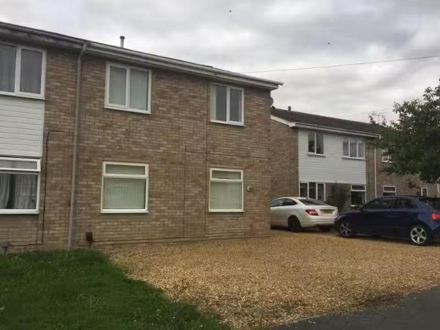 Unique 2 BA 4 bedroom semi detached house for rent in Priory A.