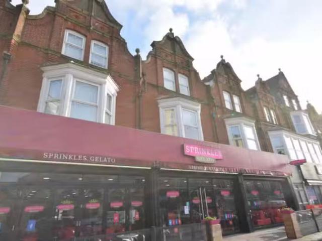 For Rent! 2 BA 5 bedroom flat for rent in Holdenhurst Road, Bo.